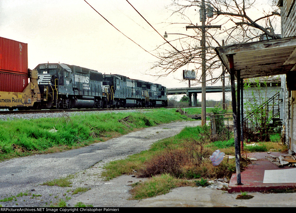 NS 7119, NS 8638, and NS 8655 on No 221
